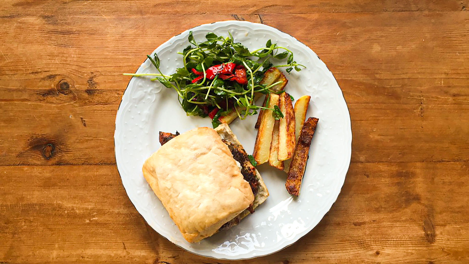 Spanish Chicken Burger With Salsa Verde - UK based lifestyle blog